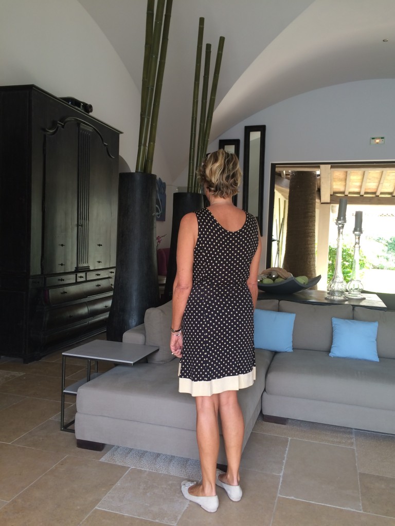 72 ans et quelle ligne ! 1- Comment décrieriez-vous votre style? Chic ...